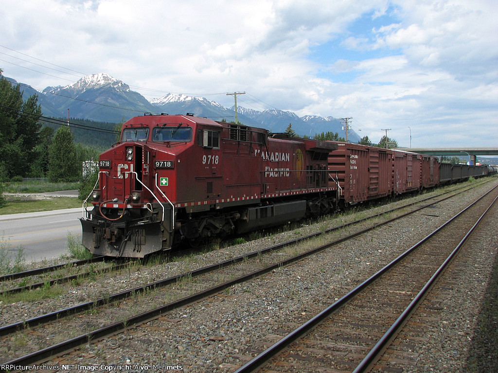 CP 9718 at Golden